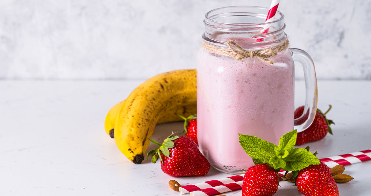 Frappè Fragola e Banana: ricetta facile e golosissima | Santà l Frappè Fragola e Banana: ricetta facile e golosissima | Santà l